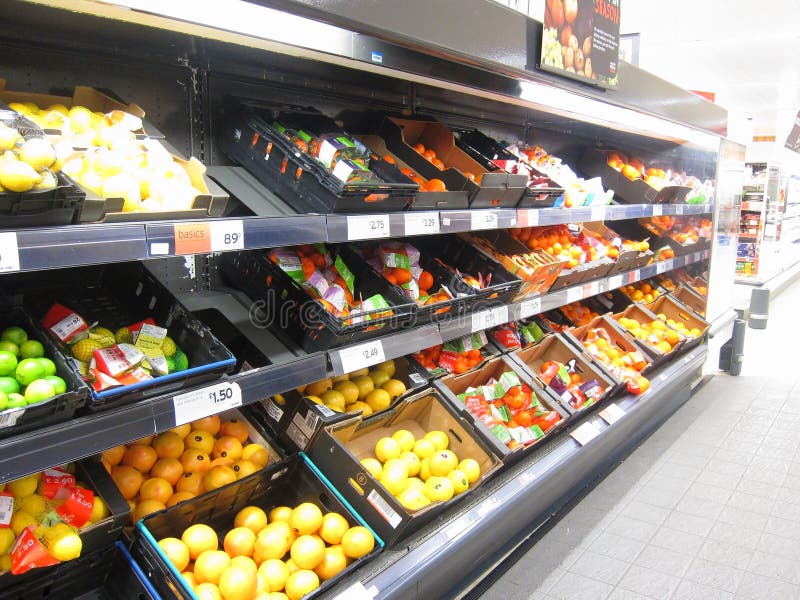 Citrus Fruit Display in a Supermarket. Editorial Photo - Image of boxes ...