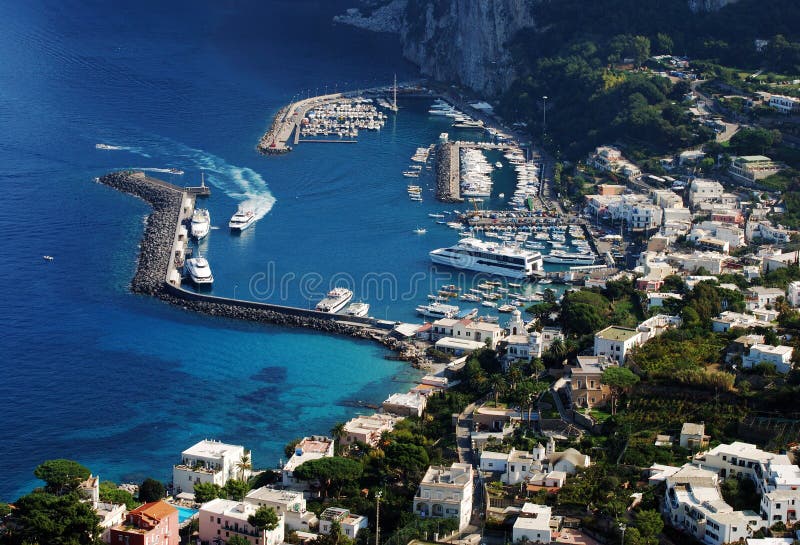 Città di Capri fotografia stock. Immagine di nave, destinazione - 9421266