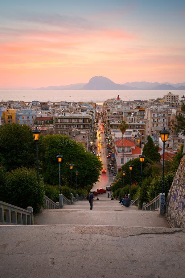 Città di Patrasso immagine editoriale. Immagine di grecia - 55879675