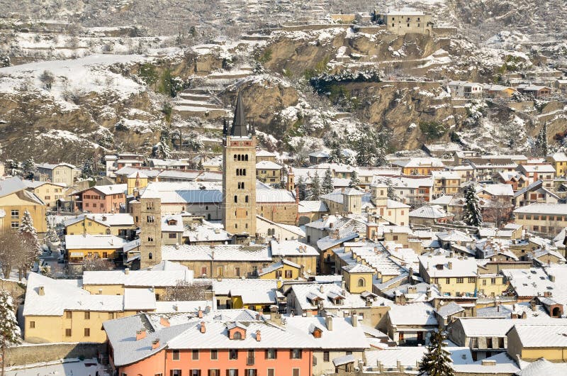 Città di Susa fotografia stock. Immagine di entrata, città - 32948014