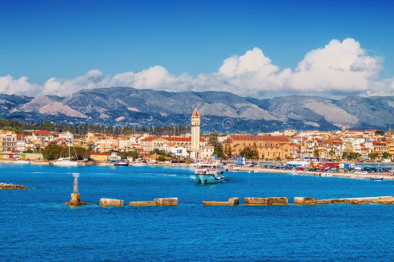Città Di Zante Durante L'alba Sull'isola Di Zacinto in Grecia Immagine ...