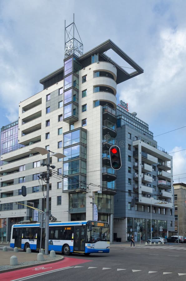 CITYSCAPE editorial photo. Image of lights, family, cityscape - 162483581