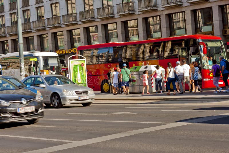City Life in Vienna ,Austria Editorial Stock Photo - Image of history ...