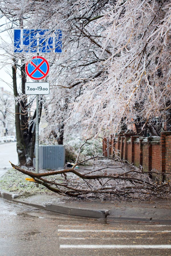 Freezing Rain Highway Road Signs Stock Photos - Free & Royalty-Free ...