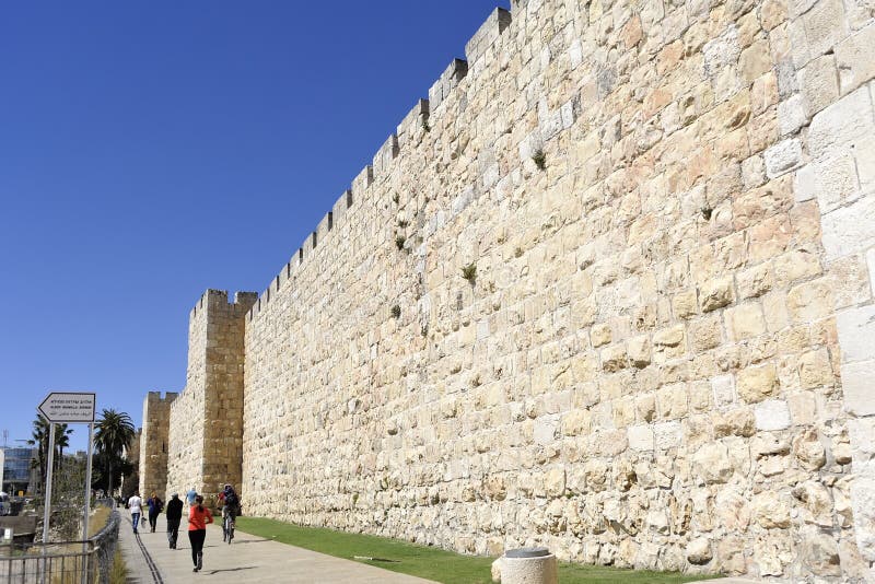 City Wall of Old Jerusalem. Editorial Photography - Image of tourists ...