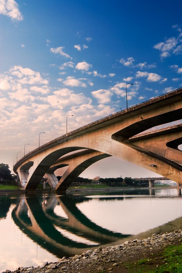 Night scene of Lihu Bridge stock photo. Image of color - 18557202