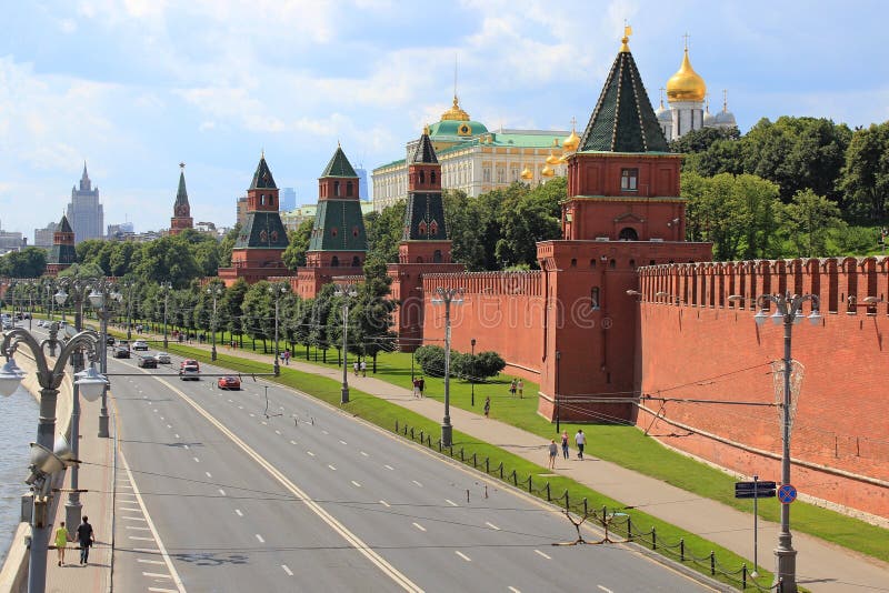 Cityscape of Kremlin wall editorial image. Image of embankment - 95005730