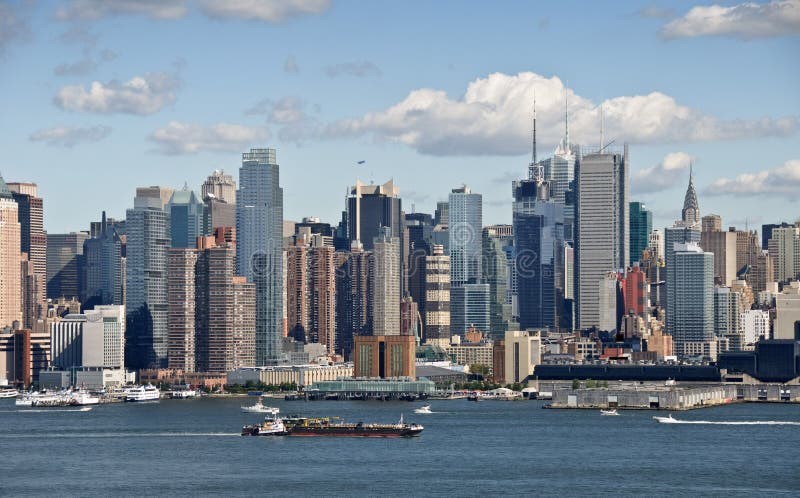 Cityscape Van New York Over De Hudsonrivier Stock Afbeelding - Image of ...