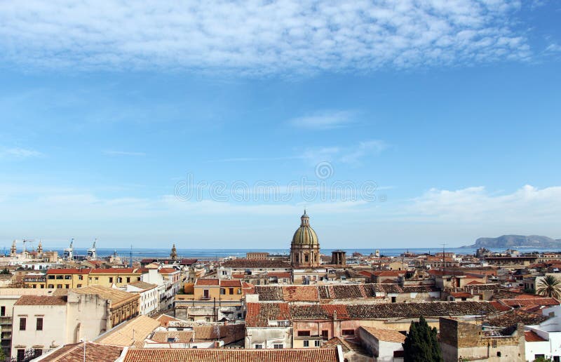 Cityscape Van Palermo Met Koepel, De Oude Stad Stock Foto - Image of ...