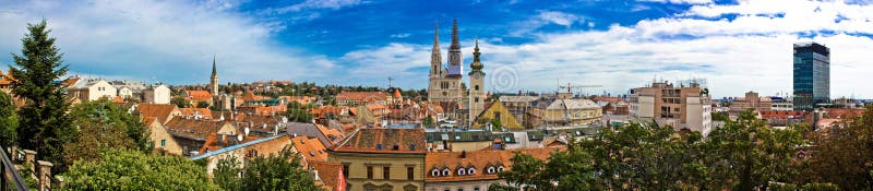 Cityscape Van Zagreb Panorama Op Oud Stadscentrum Stock Afbeelding ...