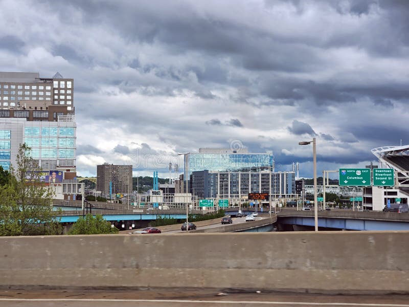 Cincinnati Ohio City Skyline Editorial Image - Image of motorway ...