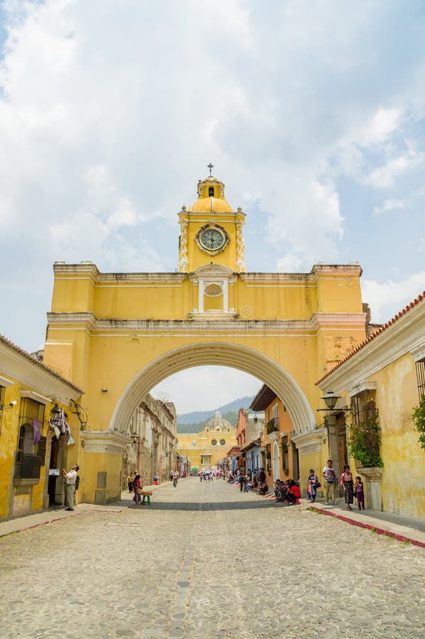 Ciudad De Antigua En Guatemala Fotografía editorial - Imagen de ...
