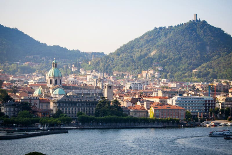 Ciudad de Como, Italia imagen de archivo. Imagen de urbano - 54627889