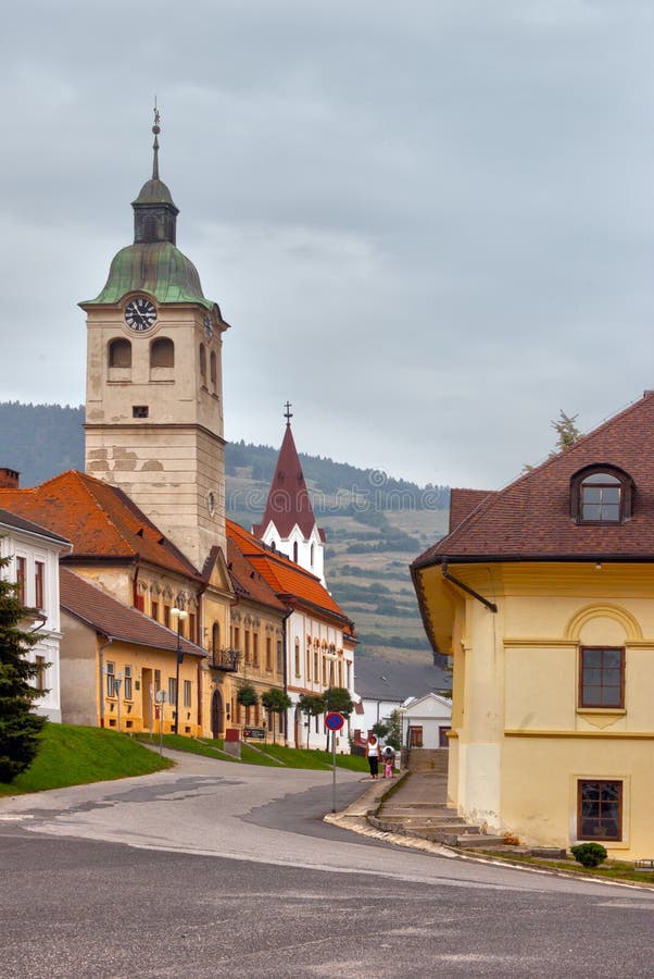 Ciudad de Gelnica imagen de archivo. Imagen de durante - 160437659