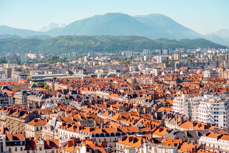Ciudad De Grenoble En Francia Foto de archivo - Imagen de calle ...