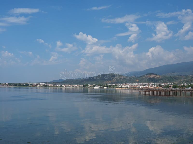 Ciudad De Gure En El Mar Egeo Imagen de archivo - Imagen de playa, isla ...