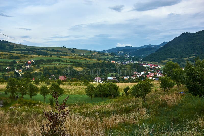 Ciudad de Kroscienko imagen de archivo editorial. Imagen de reserva ...