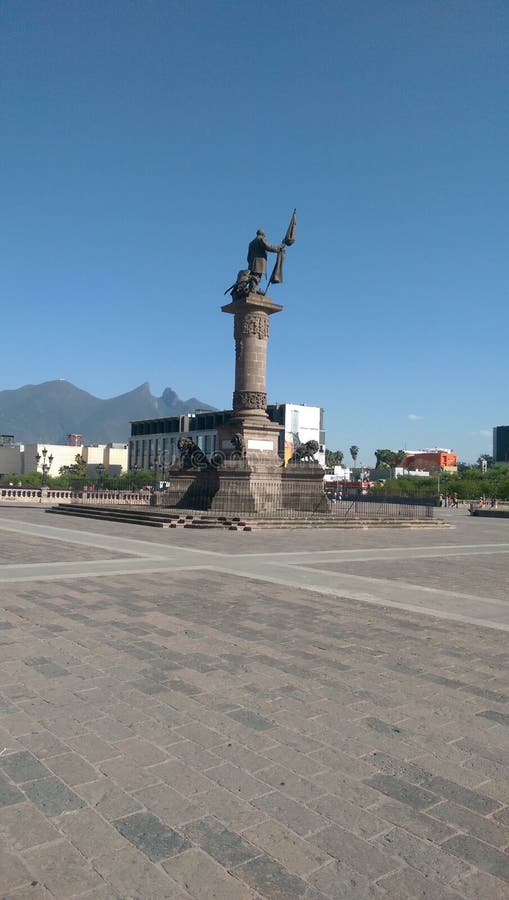 Monumento En La Ciudad De Monterrey Imagen de archivo - Imagen de ...