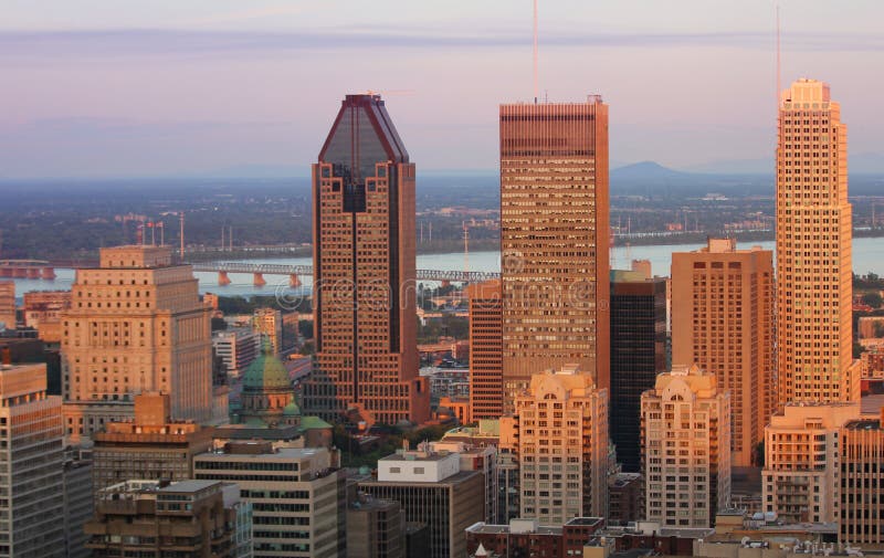 Ciudad de Montreal imagen de archivo. Imagen de dinero - 26502195