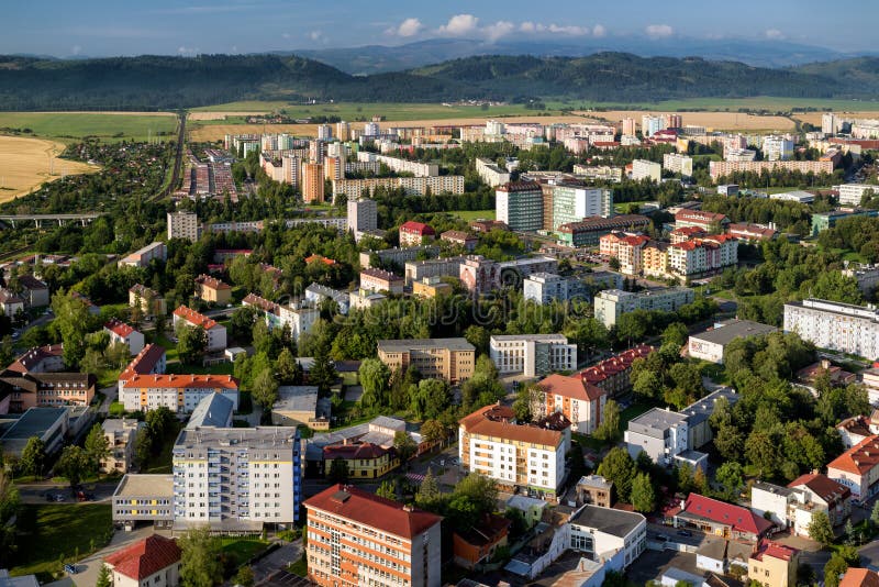 Ciudad De Poprad, Eslovaquia Foto editorial - Imagen de ciudad, cielo ...