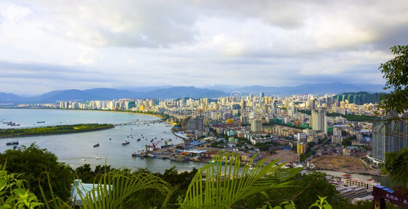 Ciudad De Sanya En La Isla De Hainan Foto de archivo editorial - Imagen ...