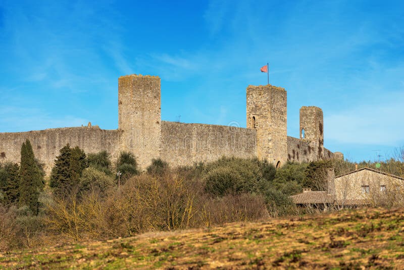 Ciudad Fortificada De Monteriggioni - Toscana Italia Imagen de archivo ...