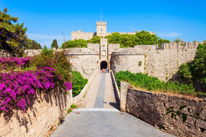 Ciudad Antigua De Rodas Vista Panorámica Desde La Torre Del Reloj De ...