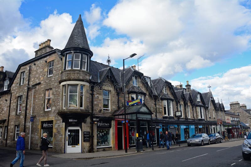Ciudad Vieja, Pitlochry, Escocia Foto de archivo editorial - Imagen de ...