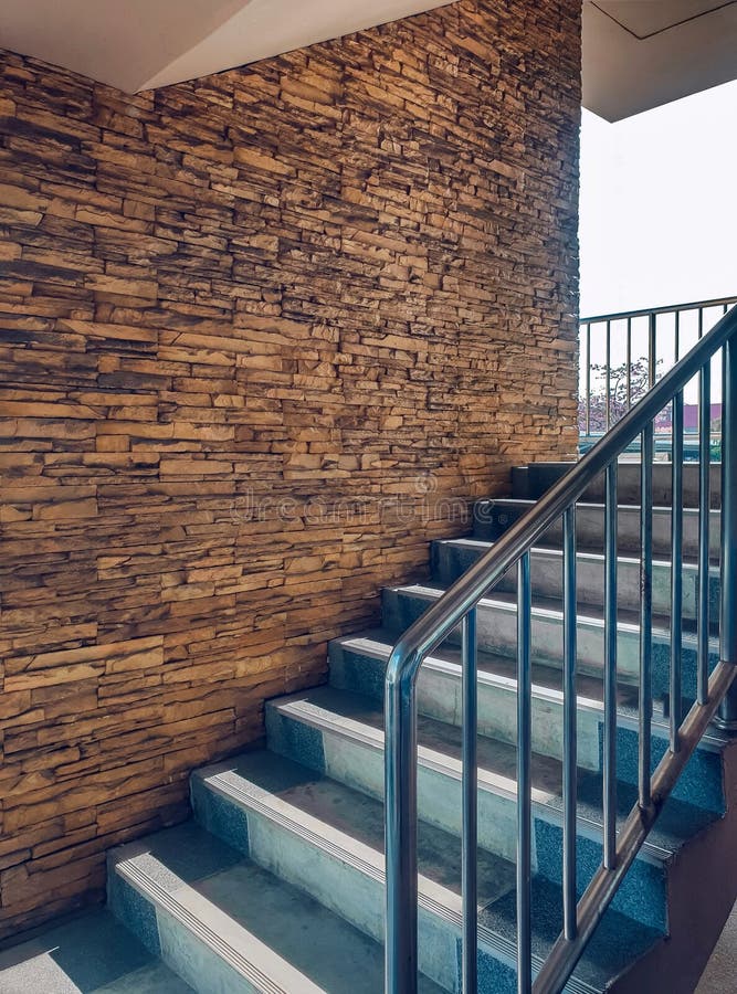 Cladding Stone Walls and Stainless Steel Balustrades for Fall ...