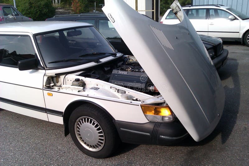 Clamshell Bonnet Saab 900 editorial photo. Image of white - 92443701