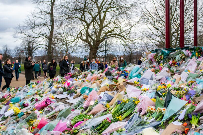 CLAPHAM, LONDON, ENGLAND- 16 March 2021: Flowers and Tributes at ... CLAPHAM, LONDON, ENGLAND- 16 March 2021: Flowers and Tributes at ...