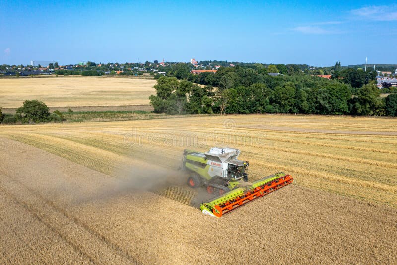Class 8900 Harvester Combine Working in the Fields Editorial Stock ...