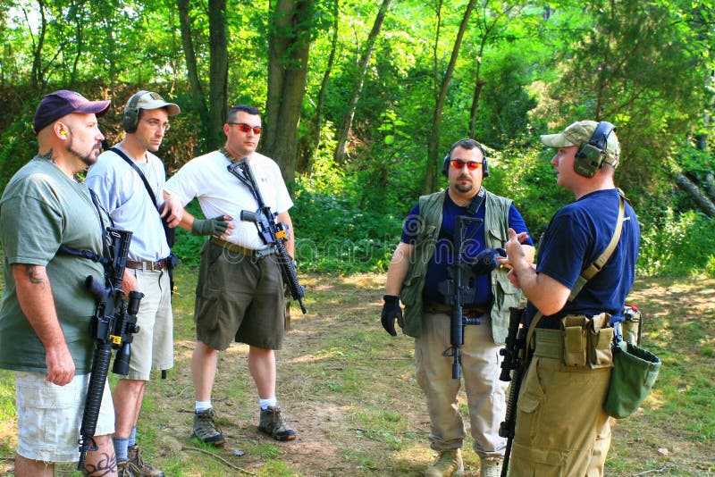 Classe das armas de fogo imagem editorial. Imagem de fundamentos - 16533595