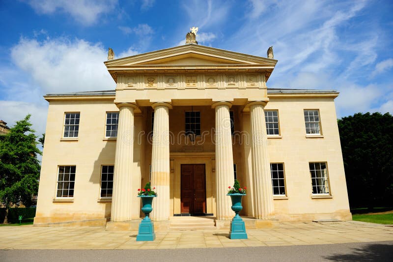 Classic Building and Windows in Cambridge, England Stock Photo - Image ...