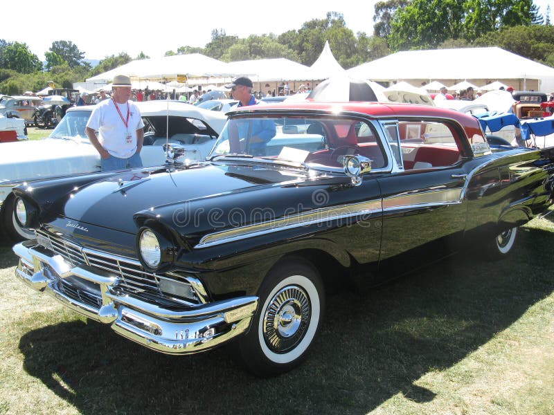 Classic car show editorial stock photo. Image of tents - 43781948