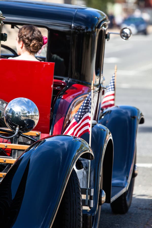 Classic cars parade. editorial stock image. Image of pavement - 39951499
