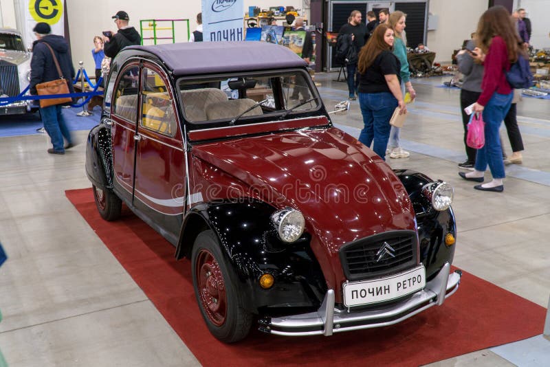 Exhibition Old Classic Car Citroen 2CV Editorial Photography - Image of ...