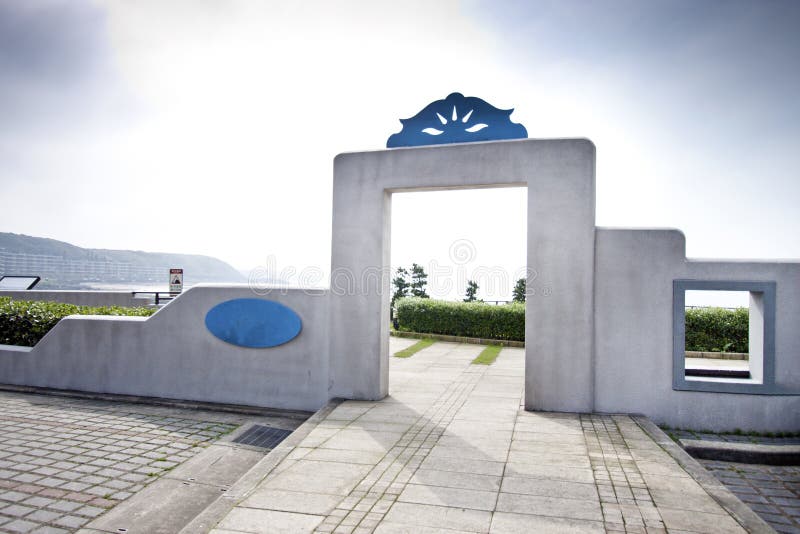 Classic gate statue stock image. Image of entrance, fashioned - 24211883