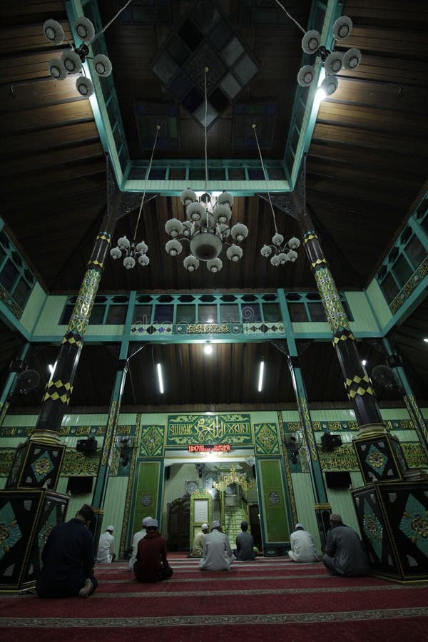 Classic Interior of the Sultan Suriansyah Mosque Editorial Photography ...