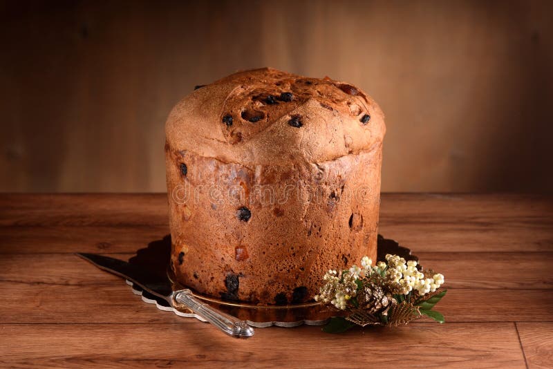 The Classic Italian Panettone Stock Image - Image of bakery, candied ...