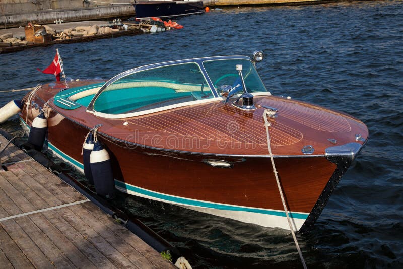 Chris Craft Speed Boat stock image. Image of retro, teak - 28880651