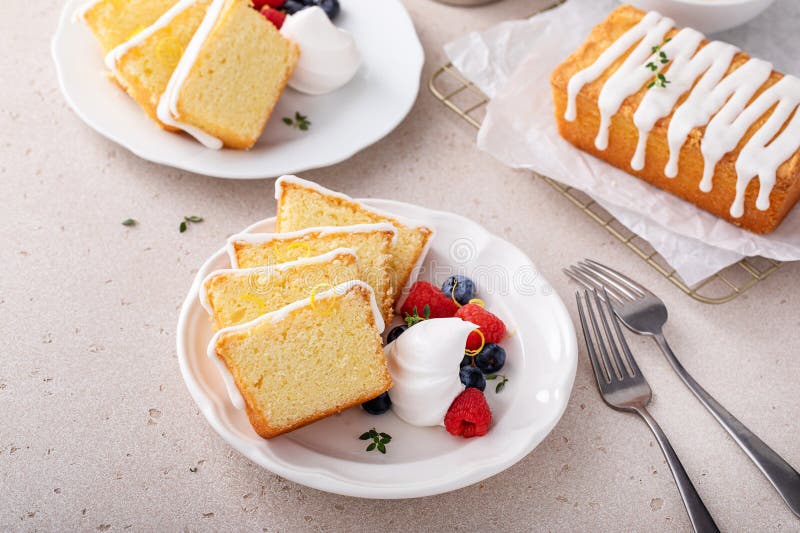 Classic Vanilla or Lemon Pound Cake Served with Fresh Berries and ...
