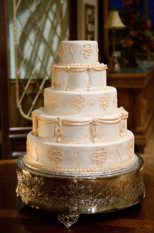 Classic Wedding Cake stock photo. Image of frosting, romance - 12514154