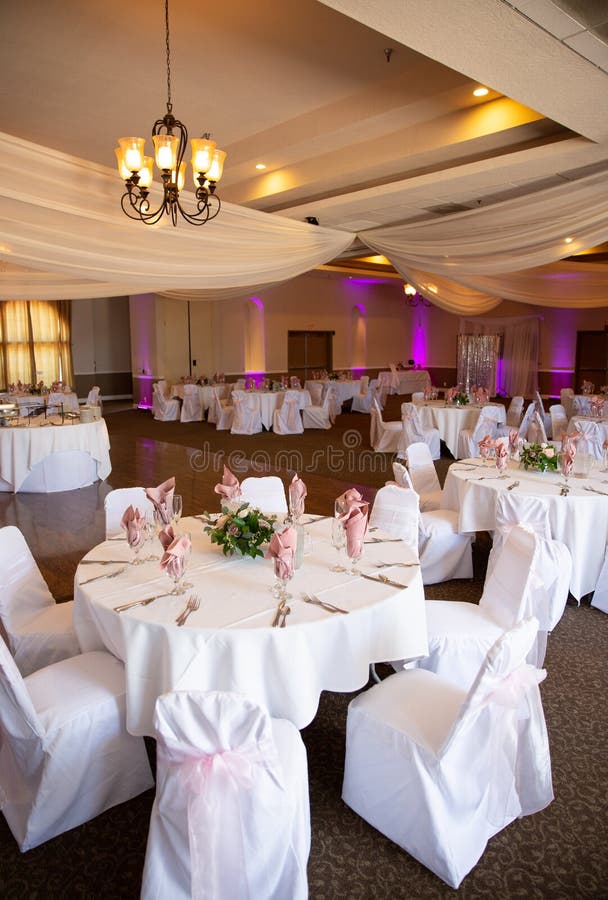 Classic White Linen Table Settings Stock Image - Image of tables ...