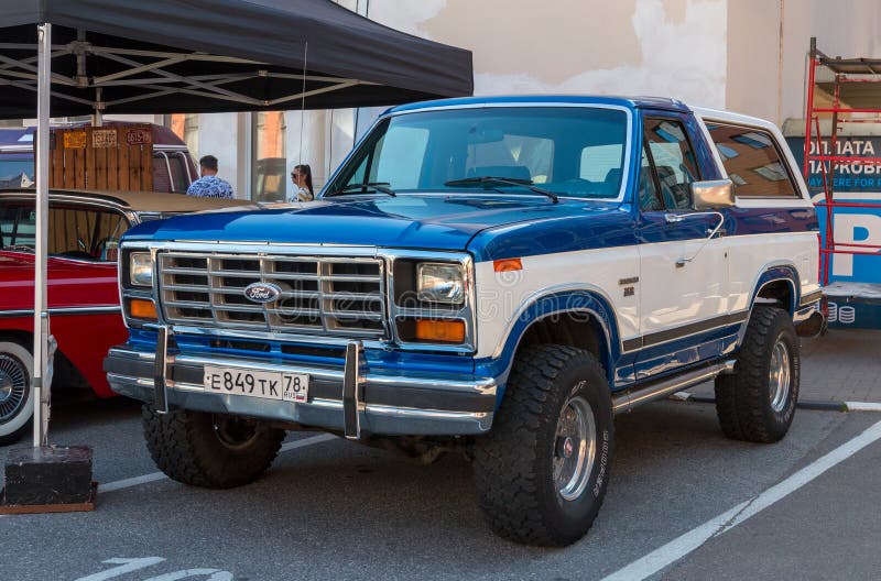 Classical American Crossover SUV Ford Bronco 3rd Gen, 1980-1986 ...