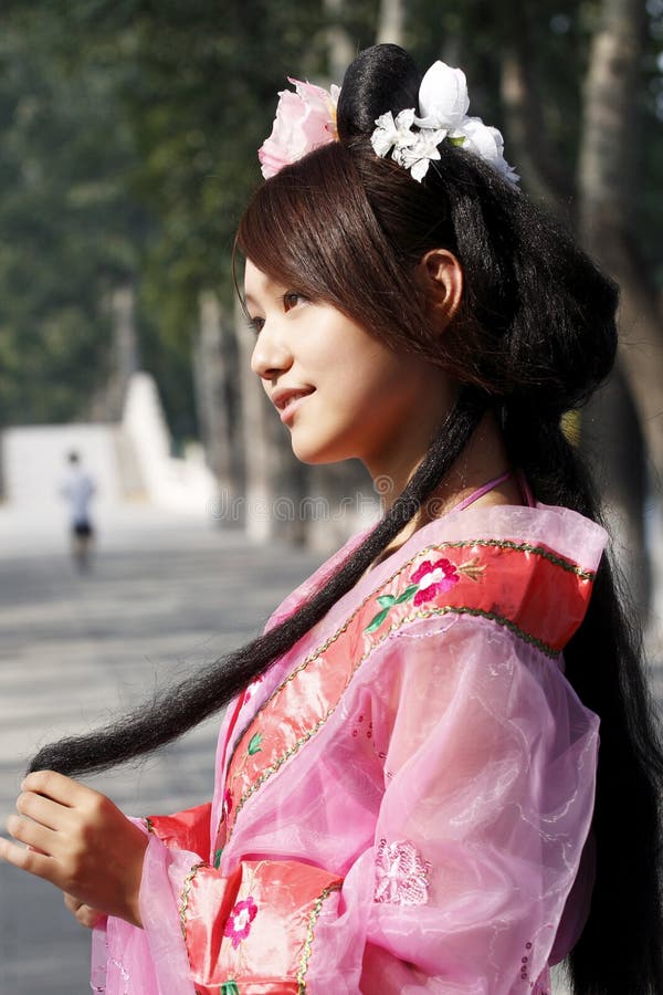 Classical Beauty In China. Picture Image: 6723884