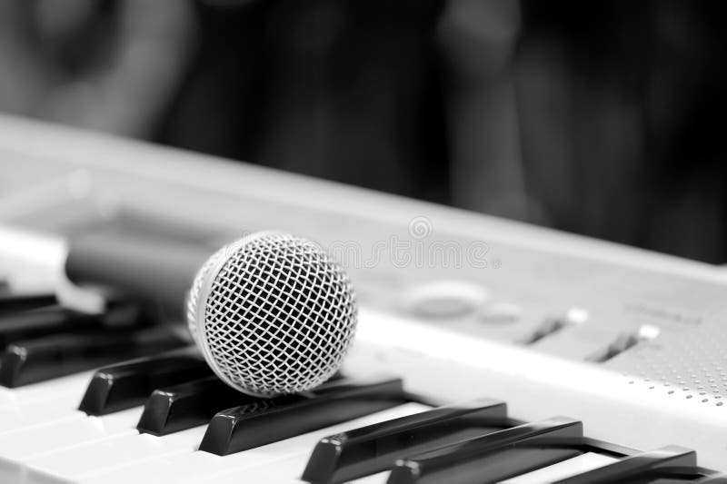 Classical Microphone on Keyboard Stock Photo - Image of pianist, play ...
