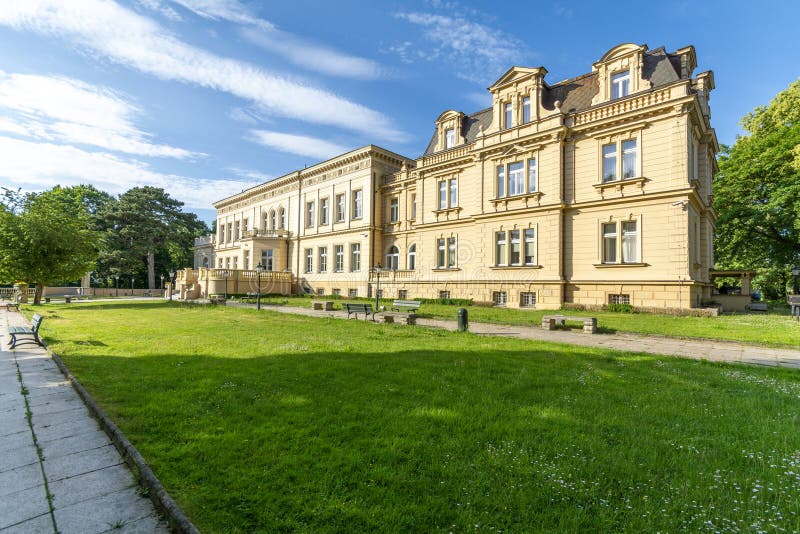 Palace and Park Complex in Ostromecko, Poland. Editorial Stock Image ...