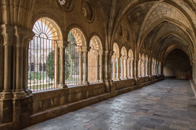 Claustro De La Catedral De Tarragona Foto de archivo - Imagen de ...