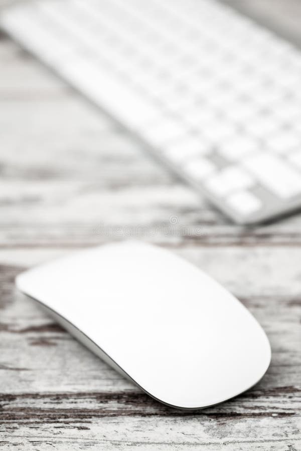 Clavier D'ordinateur Moderne Sans Fil Avec L'alphabet Turc Et Photo ...